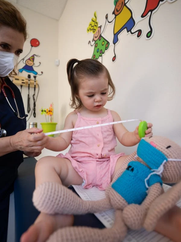 Estrategias clown para los más pequeños en servicios de salud - NeuroClass